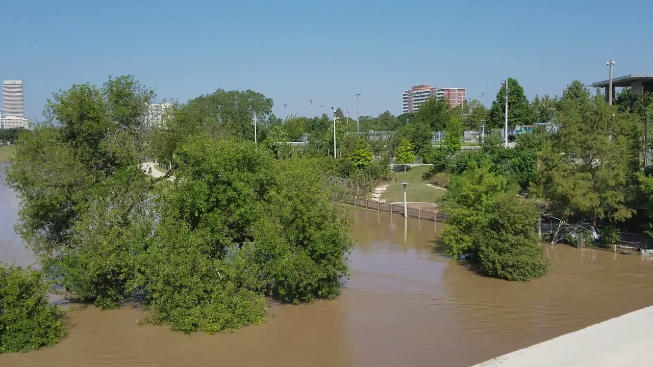 Houston: Buffalo Bayou @ Sabine Street Bridge - YouTube