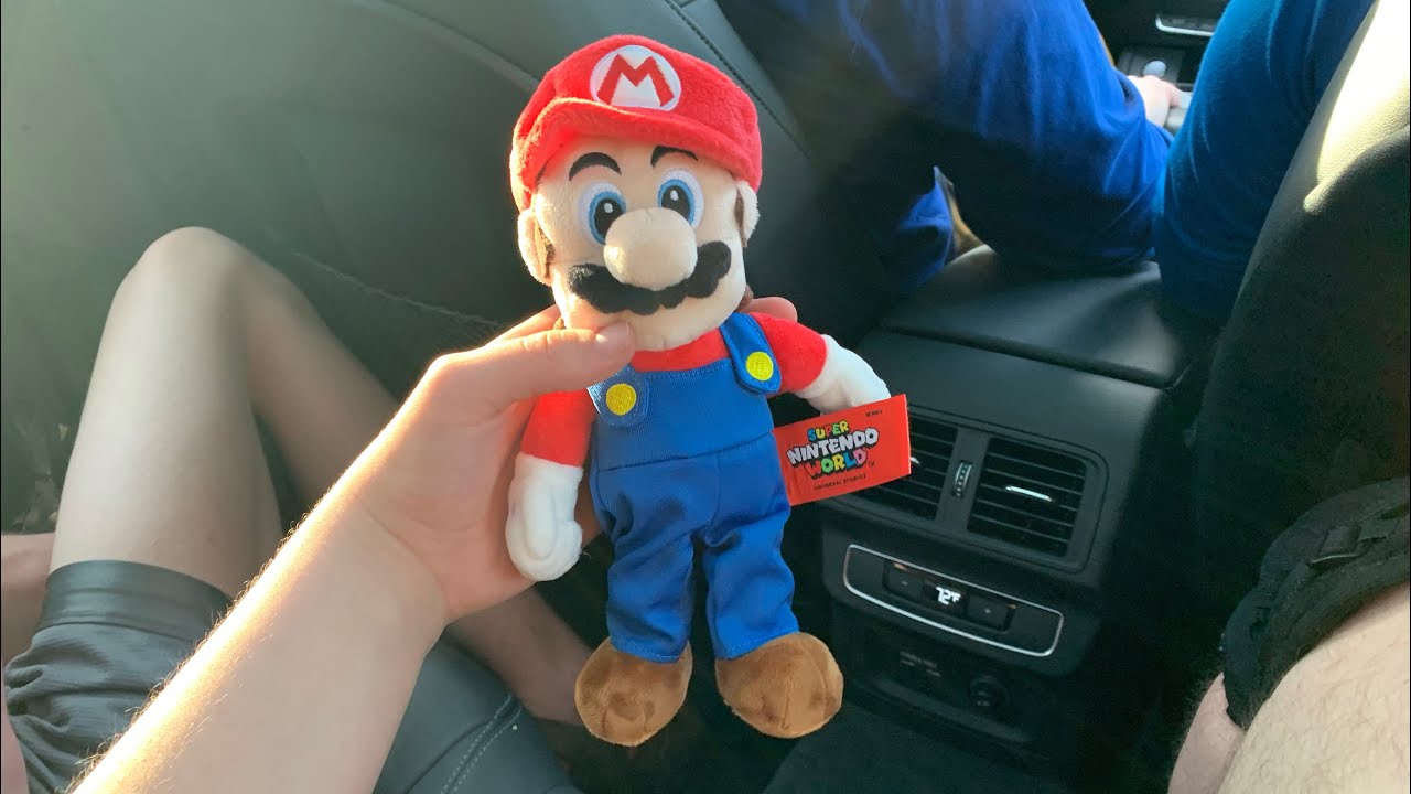 Super Mario Bros. Super Nintendo World Mario plush toy review - YouTube