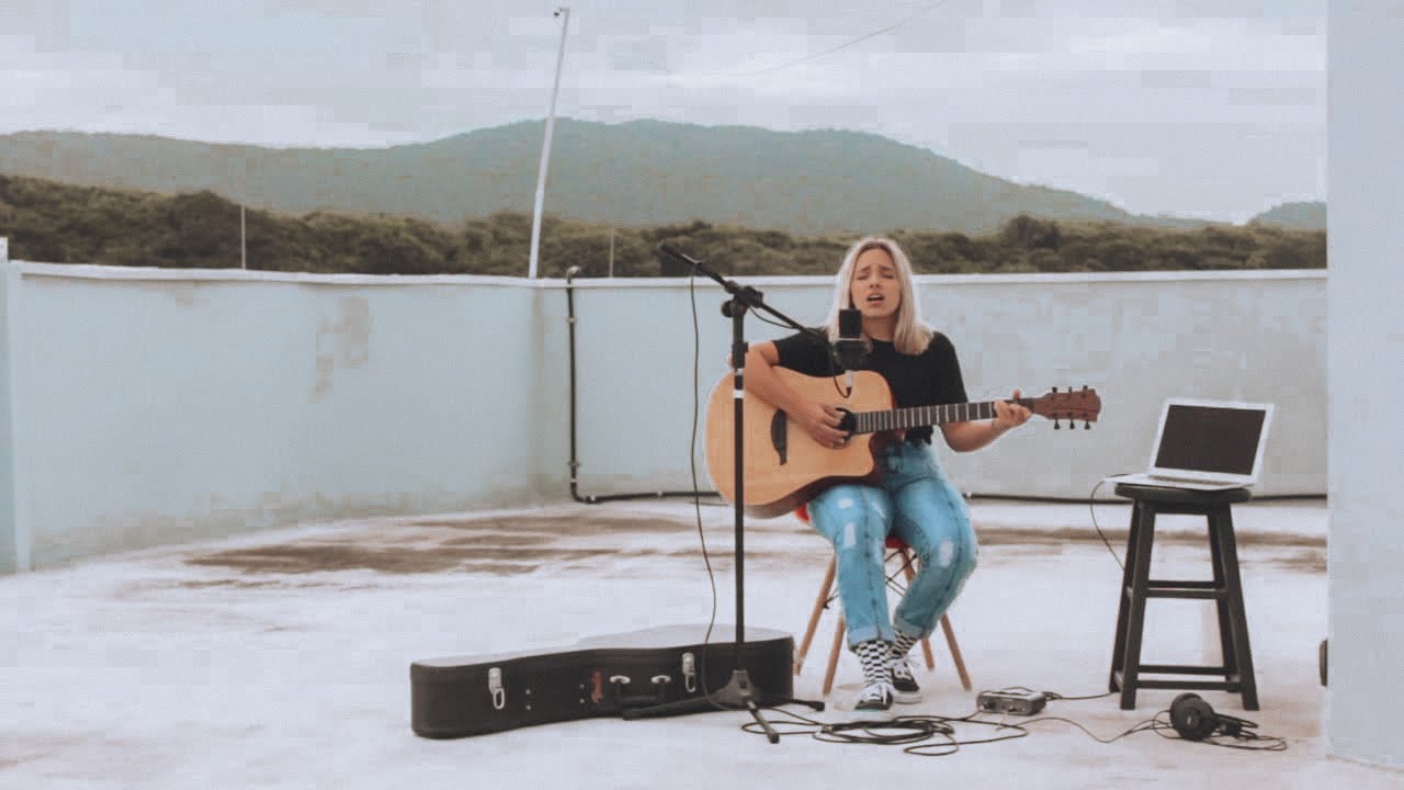 Em Teus Braços- Emily Todesco (Cover) - YouTube