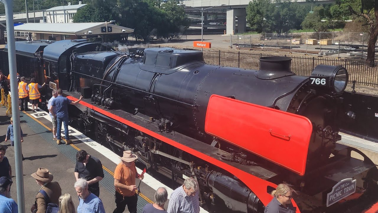 R766 relaunch - day 1 - 18/3/22 - YouTube