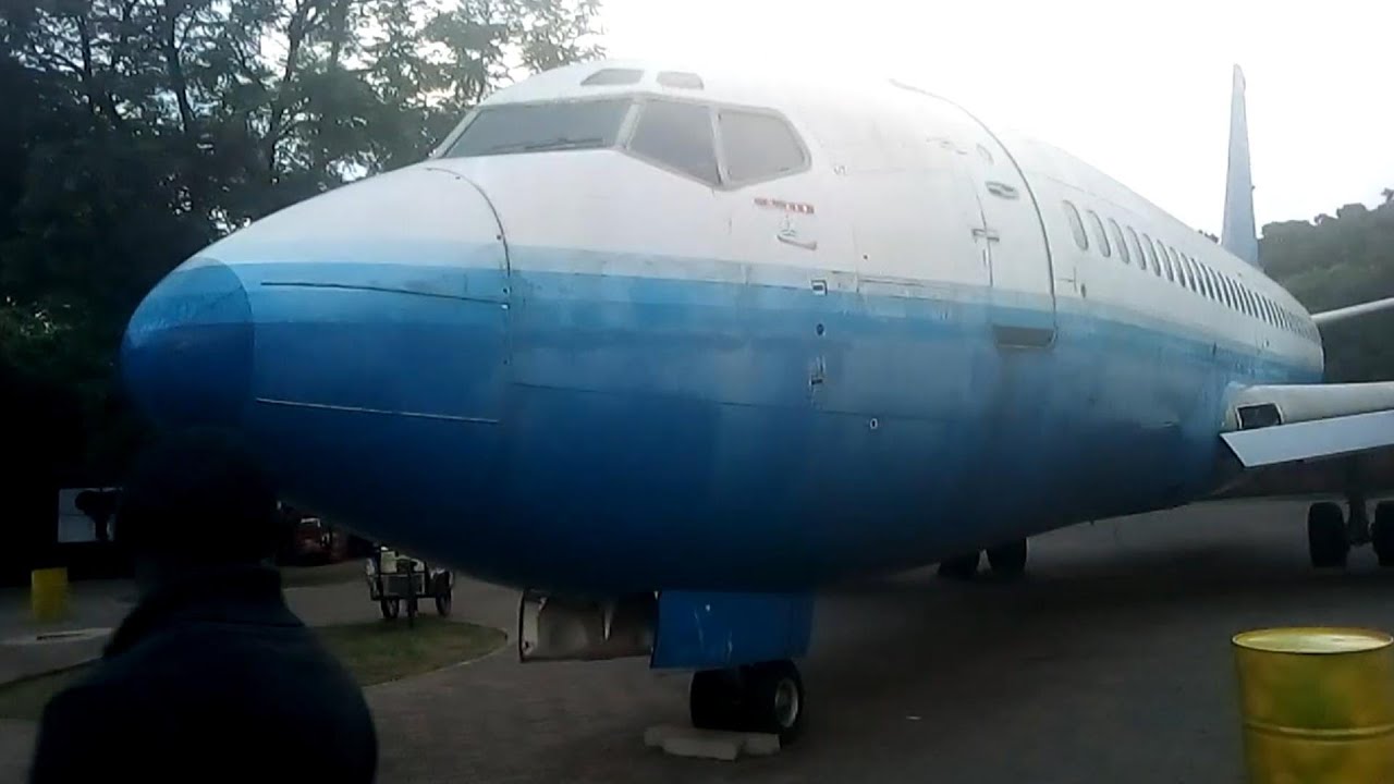 ABANDONED PLANE FOUND 737 i found this abandoned plane in Kenya. what ...