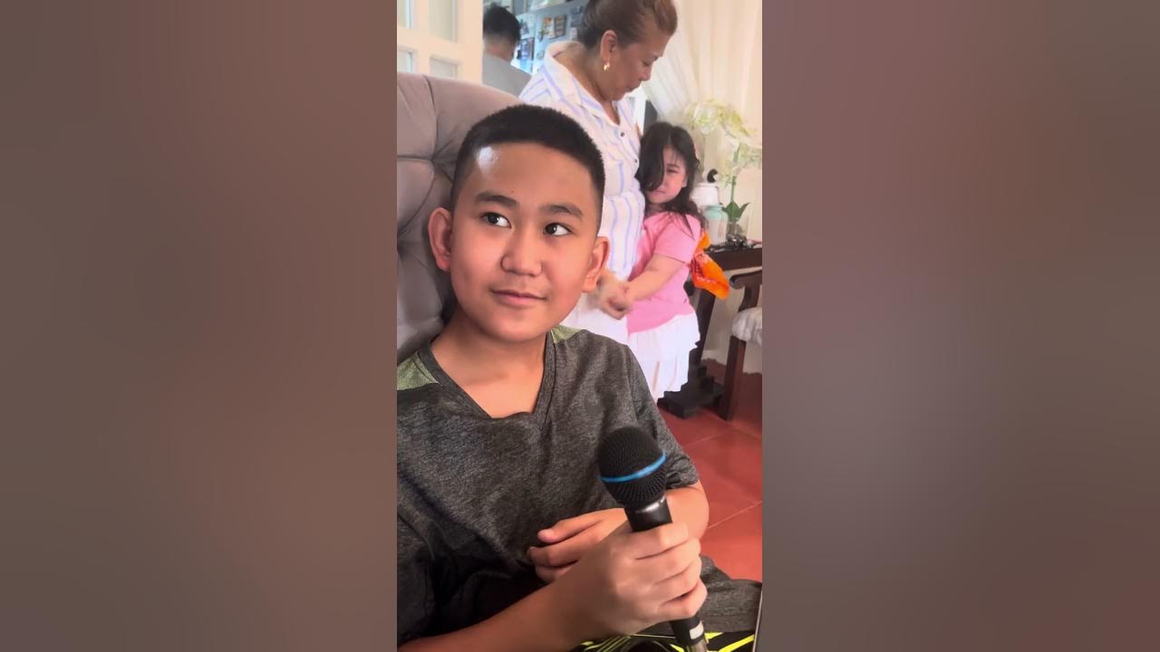 Kuya Jiro singing Sway - YouTube