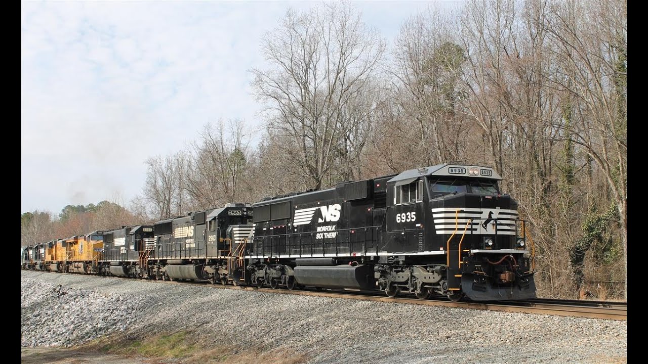 EMD SD60E on Norfolk Southern 118 - YouTube