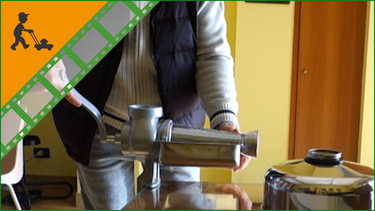 Reber 8502 N n°5 Hand Crank Manual Tomato Press - Customer's video ...