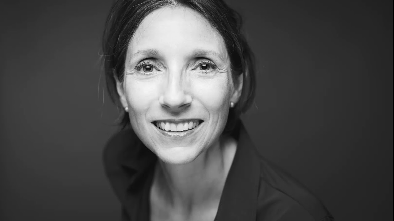Révélez le Pouvoir de Votre Voix : Aline Jalliet chez 'Je viens bosser ...