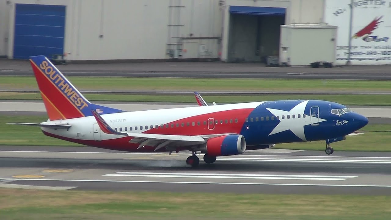 Southwest Airlines Lone Star One N352SW 737-300 Landing Portland ...