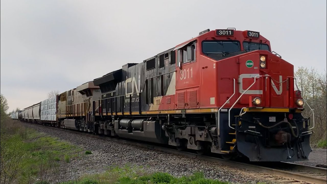 (Hot Axle!!!) (Fouled language!) CN 531 with CN 3011 and CN 3952 in Fort Erie Ontario - YouTube