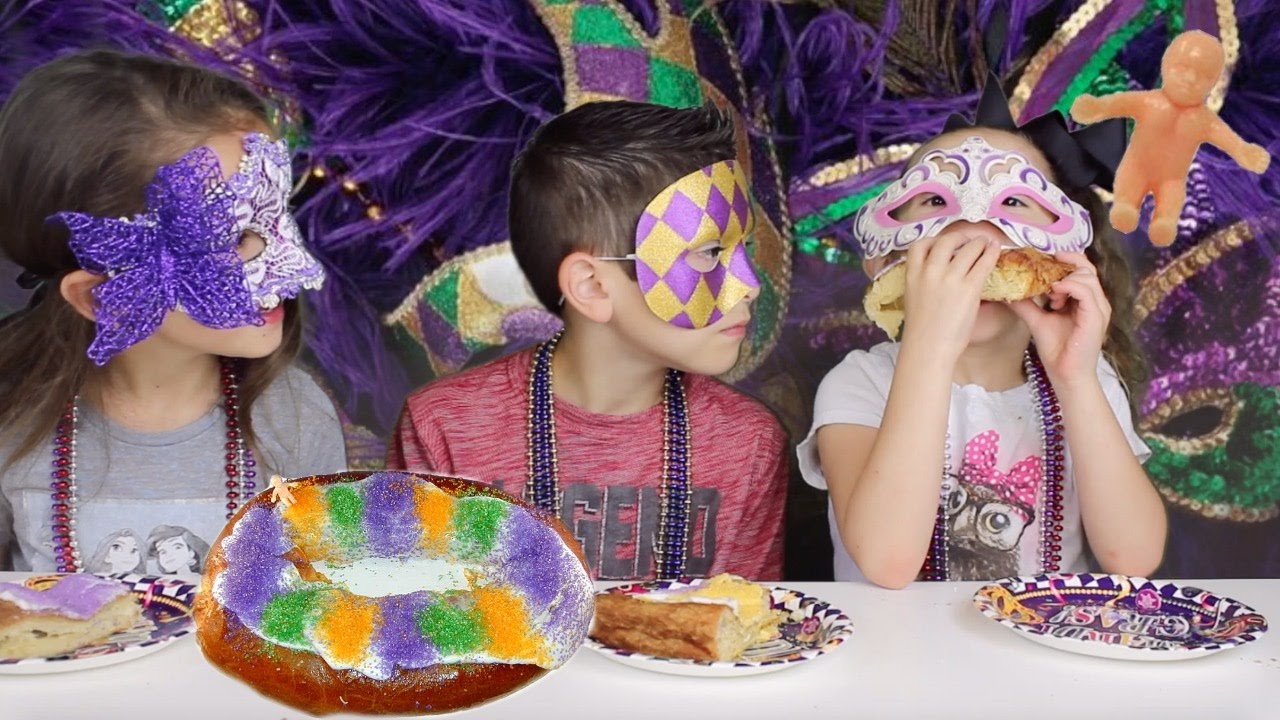 SURPRISE in MARDI GRAS KING CAKE!! Fat Tuesday - YouTube
