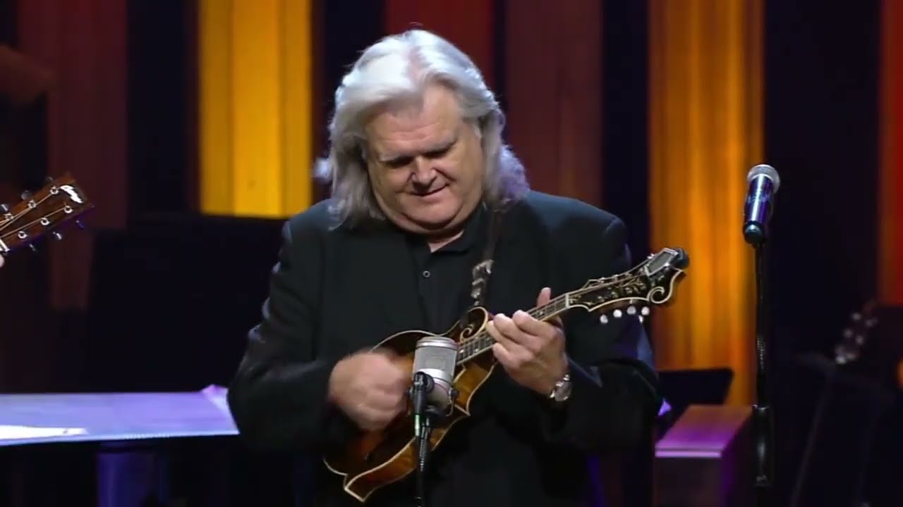 Ricky Skaggs - Bluegrass Breakdown Instrumental - YouTube