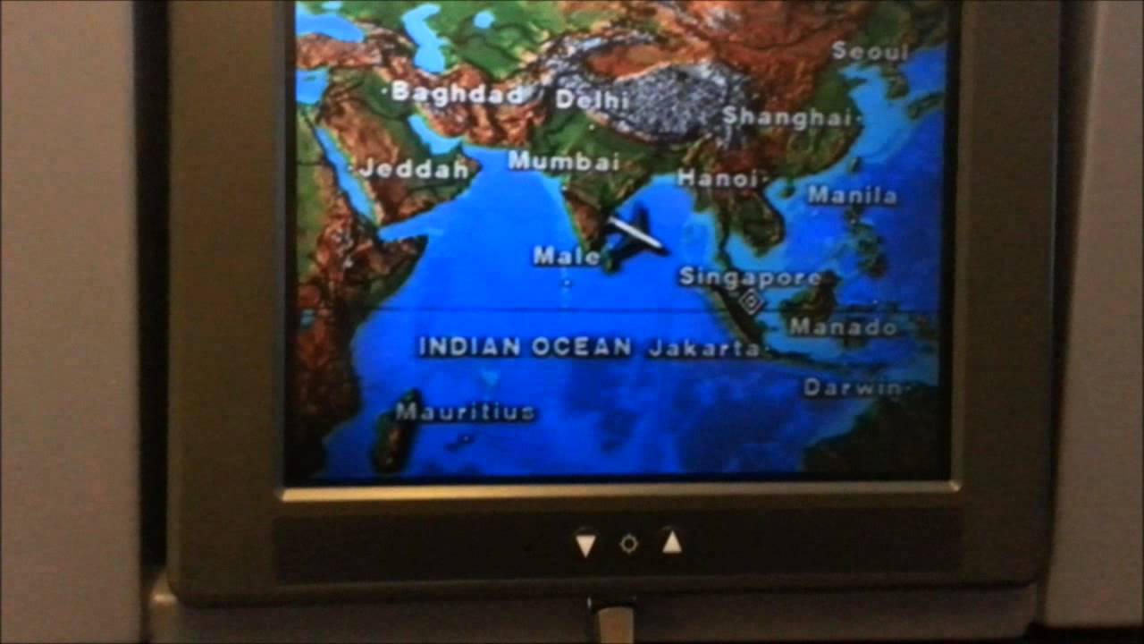 Singapore Airlines SQ421 BOM - SIN Inflight Service - YouTube