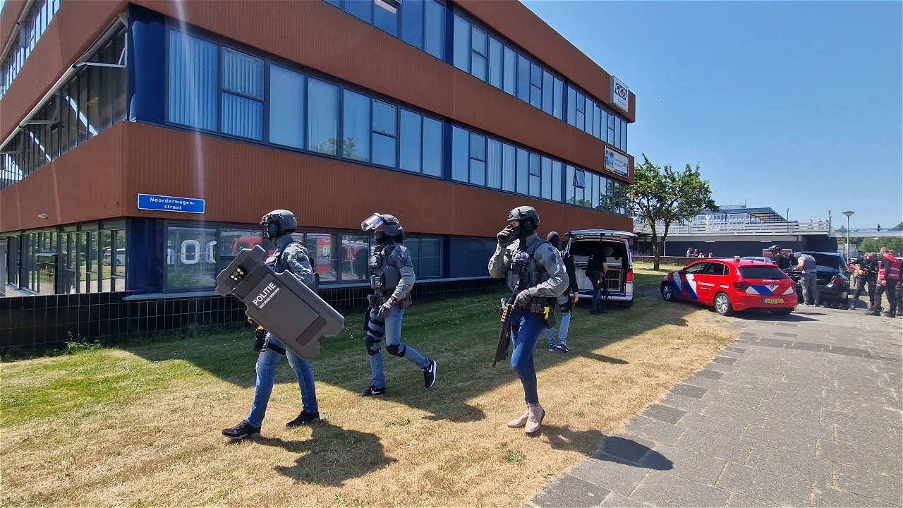 Dienst Speciale interventies en Het Quick Response Team van de ...