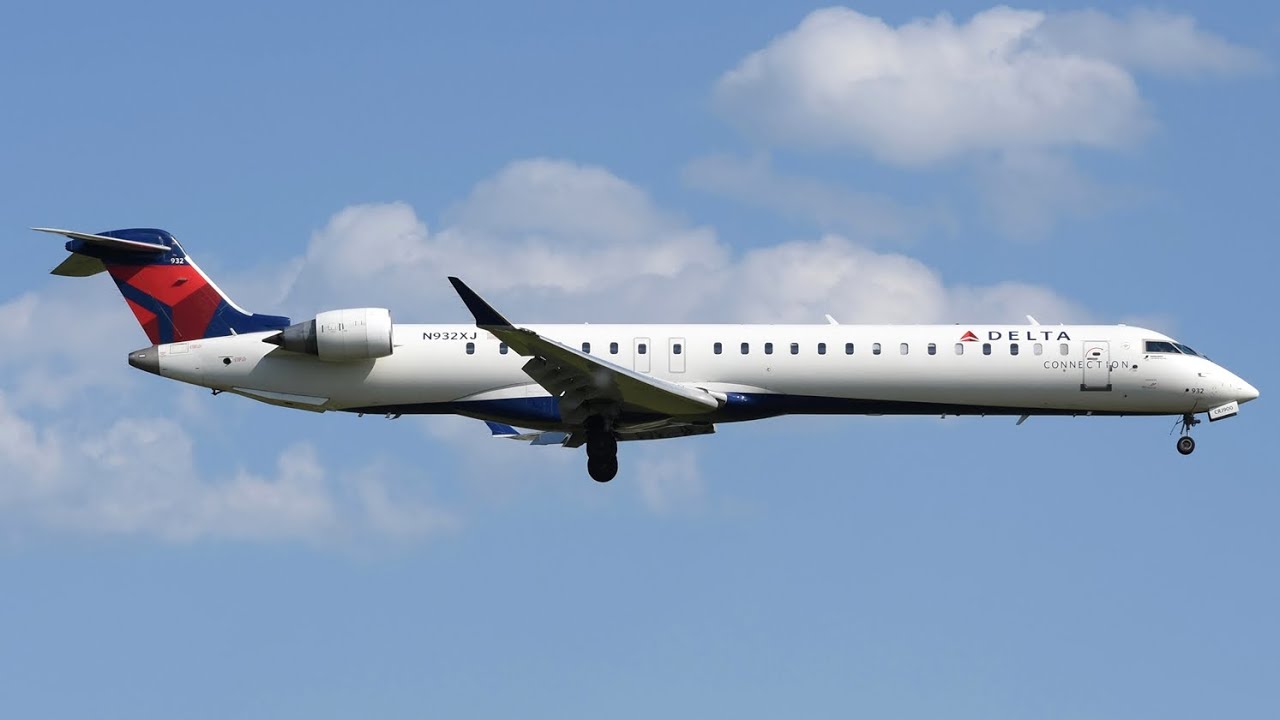 Delta Connection Flight 4819 - Footage - YouTube