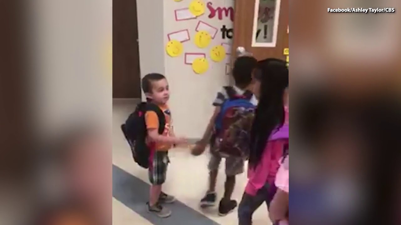 VIDEO: Kindergarten Class Starts Everyday With Handshakes - YouTube