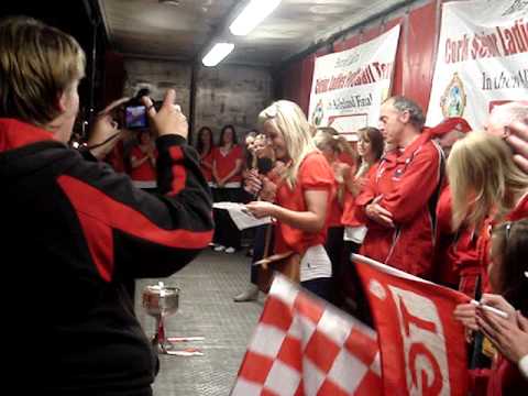 Brid Stack singing at the Cork Ladies Football homecoming - YouTube