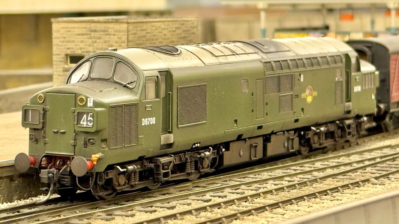 Accurascale/Locomotion Models Class 37 D6700 running on Dewsbury ...