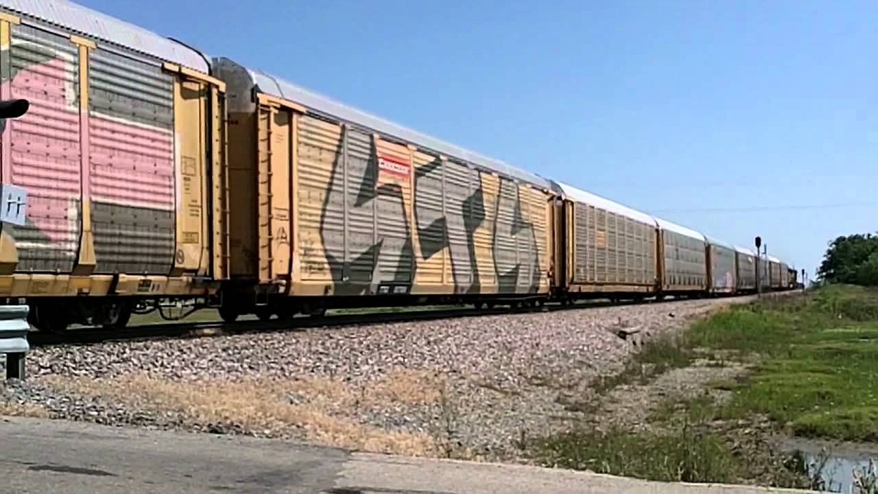 UP Auto Rack Train at Pryor, Oklahoma - YouTube