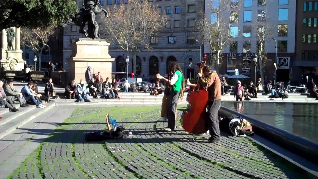 SPAIN street performers - YouTube