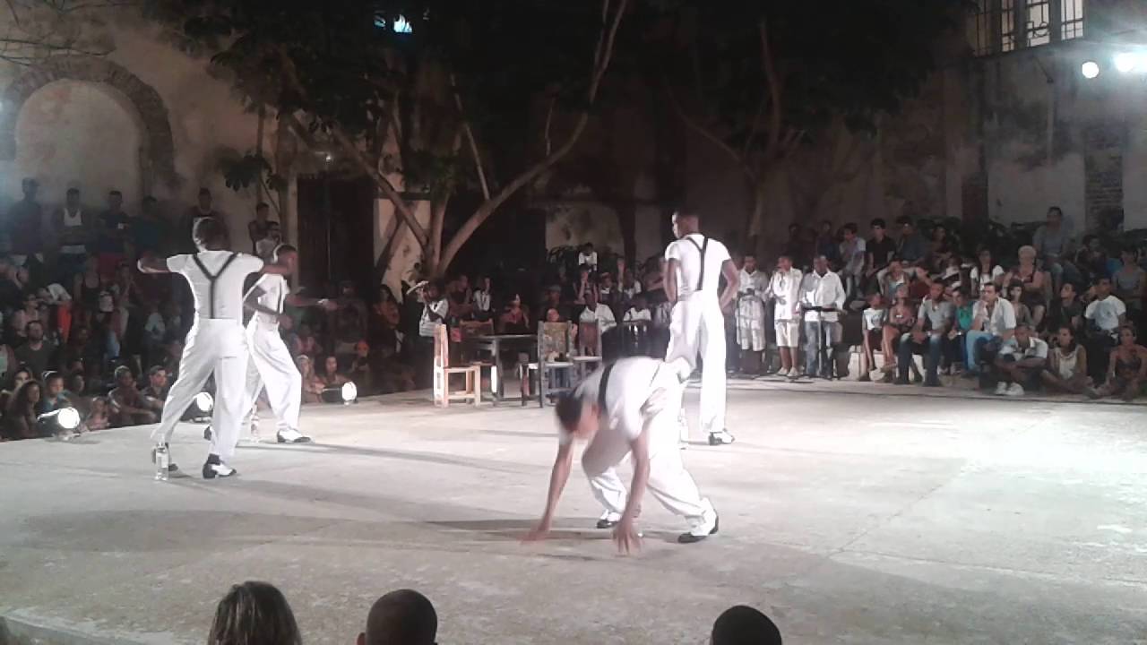 Rumba Columbia - bailarines de la ENA - Danza Callejera 2015 - YouTube