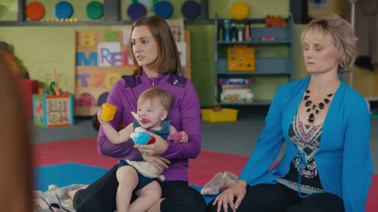 Workin’ Moms star Catherine Reitman gets real about motherhood - YouTube