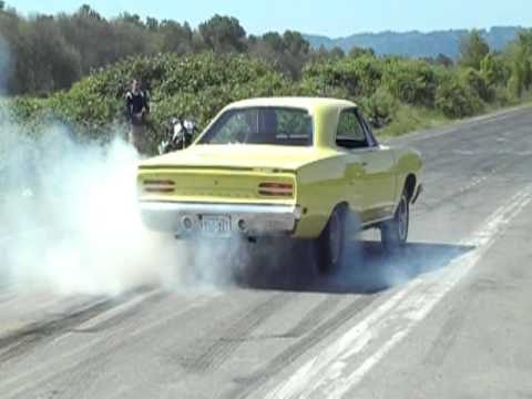 Plymouth Road Runner Burnout Wallpaper