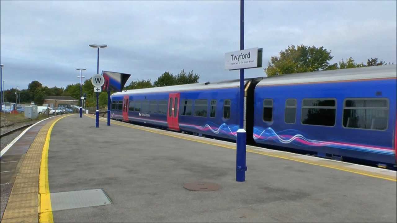 Twyford Station 30/9/12 ,Henley Branch Train - YouTube