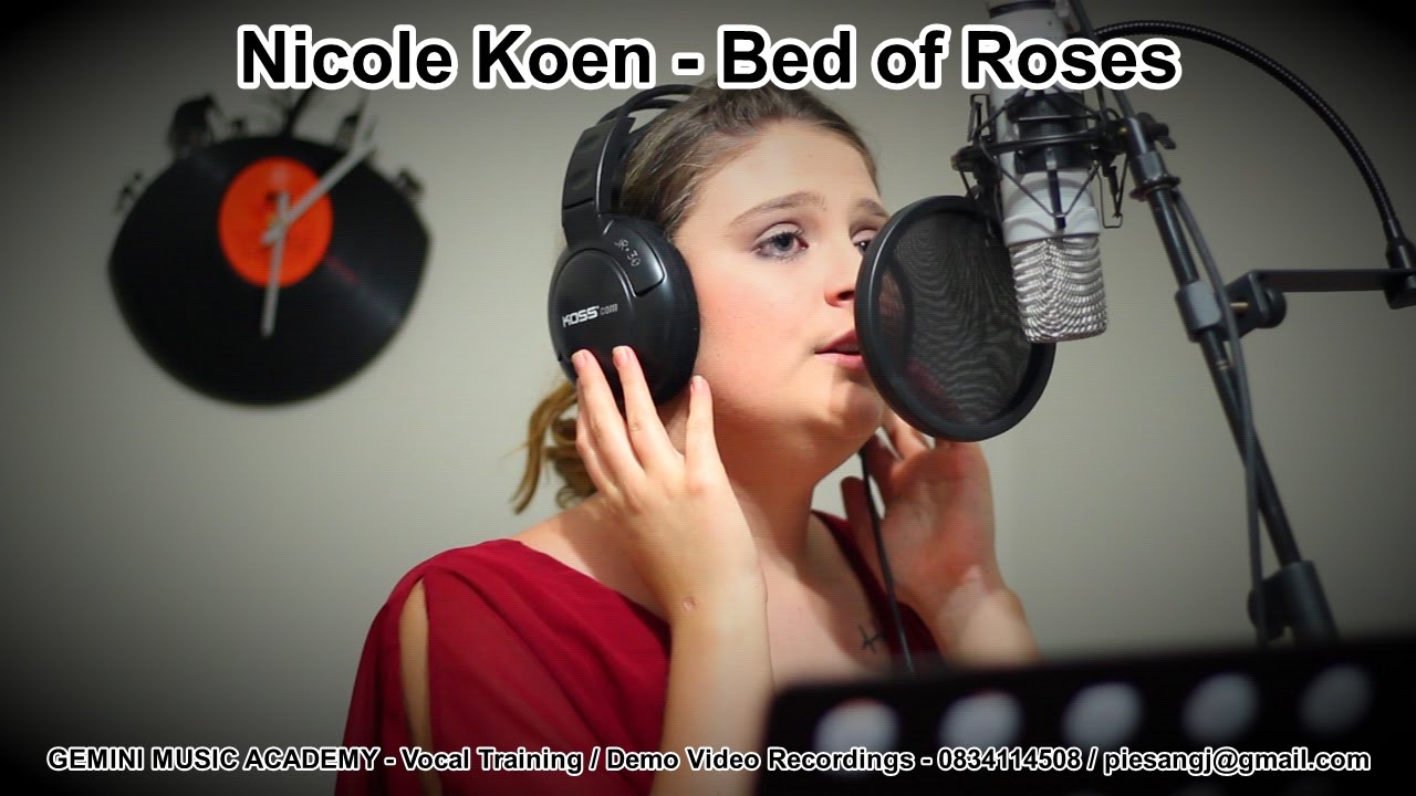 Nicole Koen singing "Bed of Roses" - YouTube