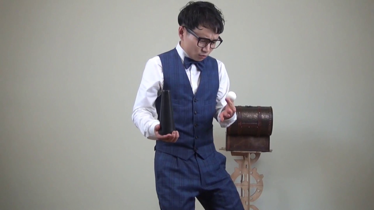 The sleight of hand magic by Jeki Yoo - YouTube