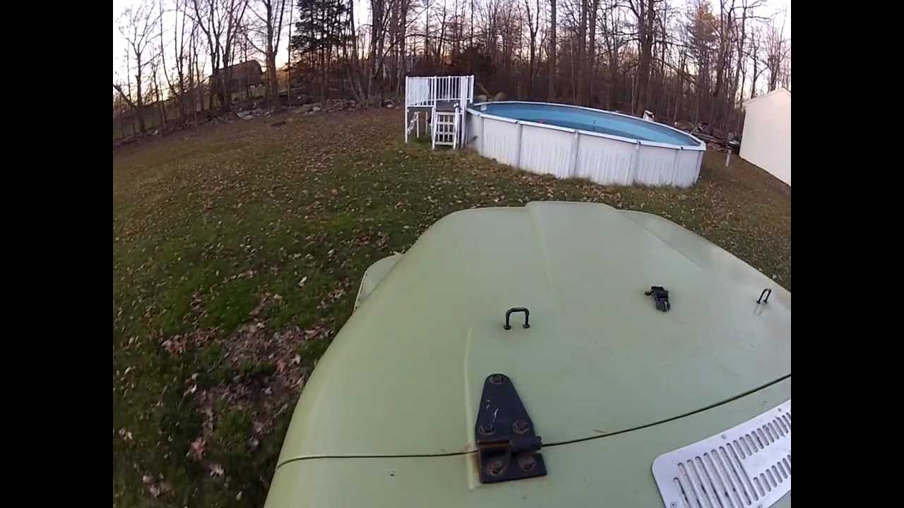 driving a jeep through a pool - YouTube