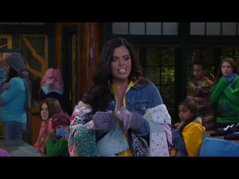 Acampados Temporada 4 Capitulo 15 Navidad en julio Clip 1