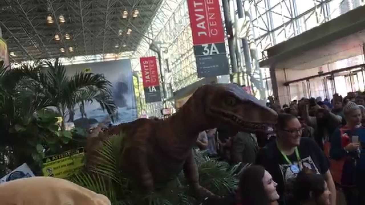 Jurassic World Dinosaur at New York Comic Con - YouTube