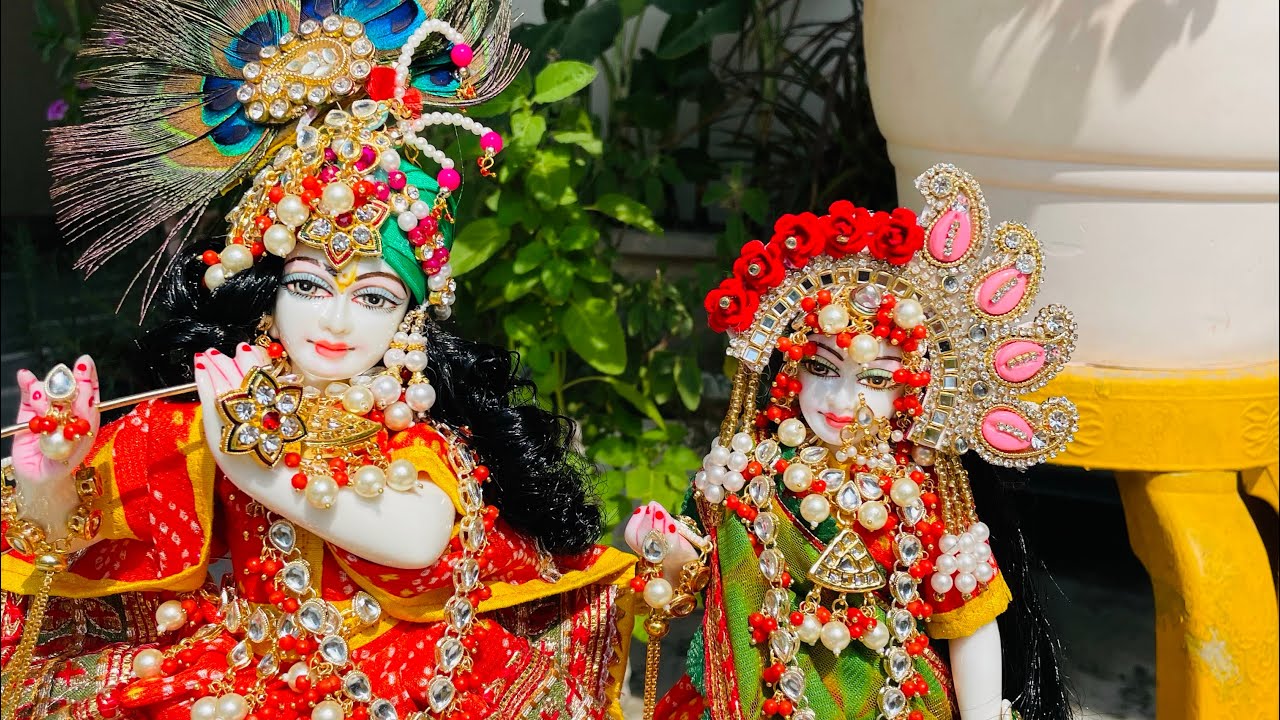 Isckon style Radhakrishna with complete shingar and accessories ...