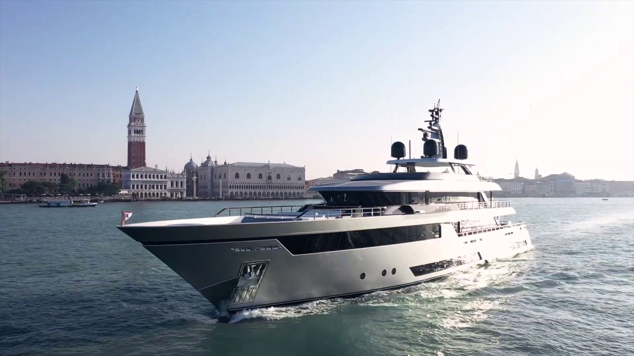 Lançamento!! Riva Yacht "Race" de 50m em #Venice - YouTube