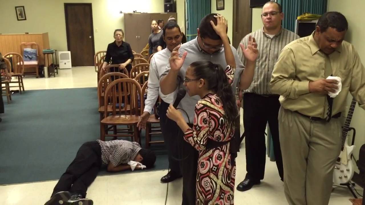 Emily Cotto Ministrando en el Culto de Niños - YouTube