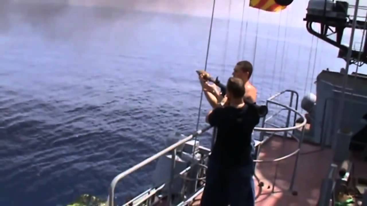 Russian Navy vs Somali Pirates - YouTube