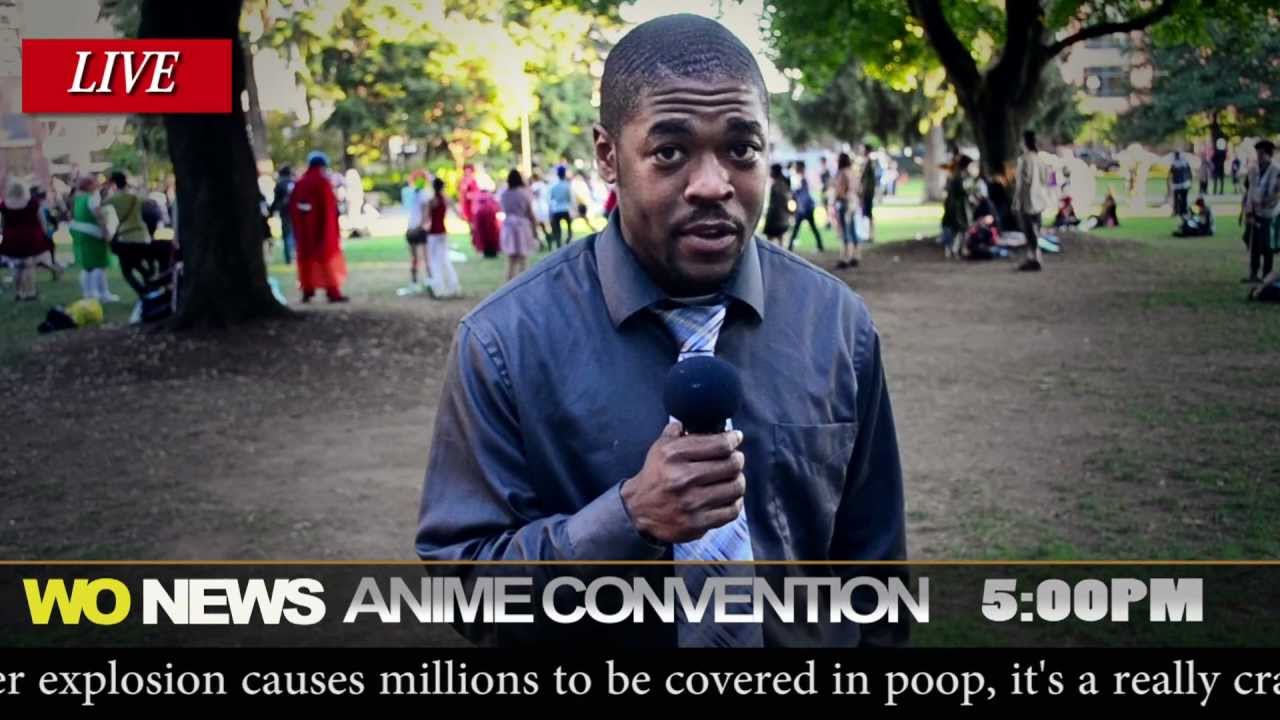 Hilarious News Reporter at Anime Convention - YouTube