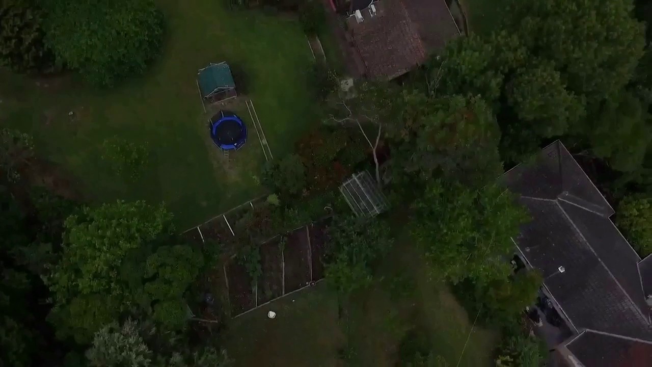 Huzz mods takin the phantom 3 into and above the trees in park orchards ...