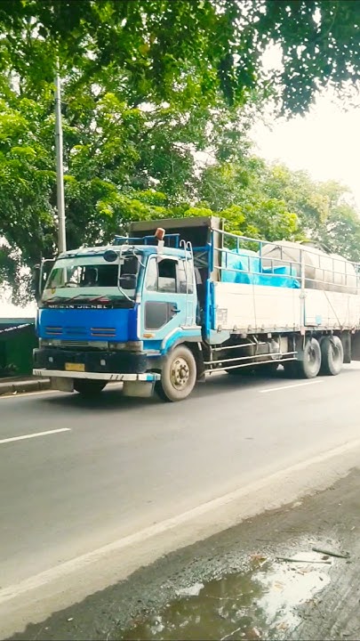 Truk Tronton Los Bak muatan Berat Melaju Cepat Sampai Oleng #shorts #trending #trukoleng # ...
