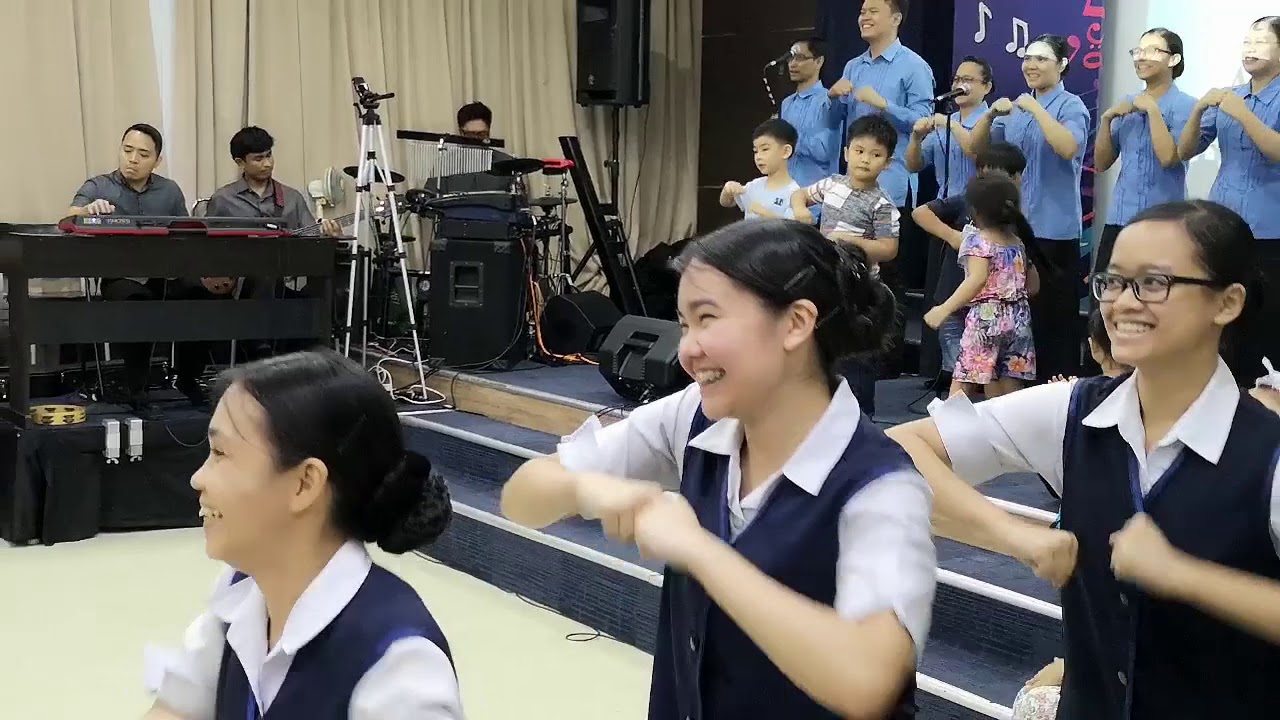 Munting Bata (Halina Ole) KNC MCGI - YouTube