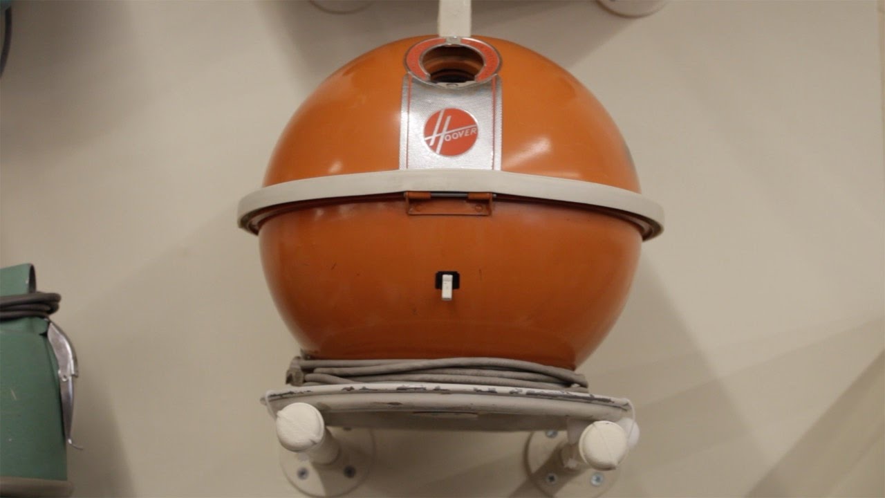 The new Stark's Vacuum Museum 'really sucks' - YouTube