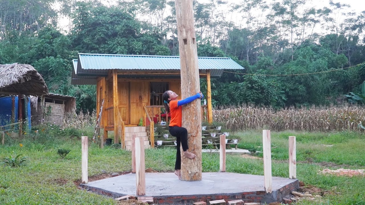 Building One-pillar Wooden Cabin, Erect columns and pour concrete on ...
