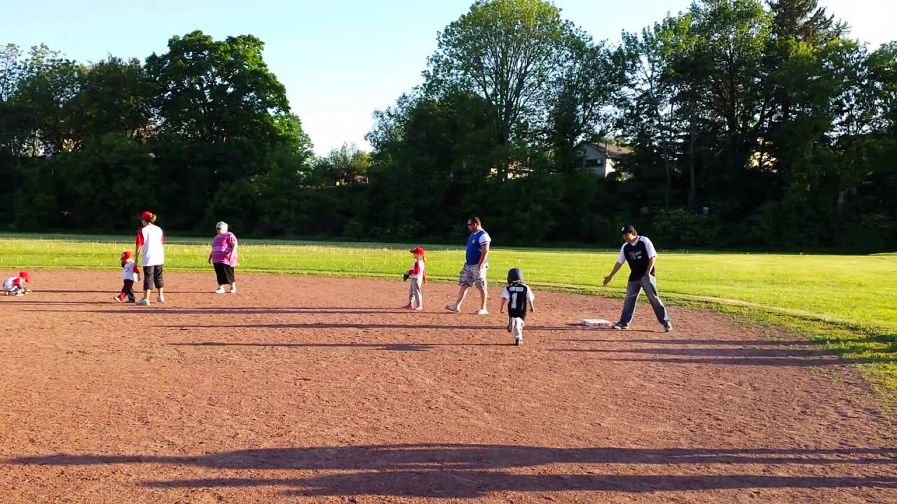 Willy's 2nd at bat - YouTube