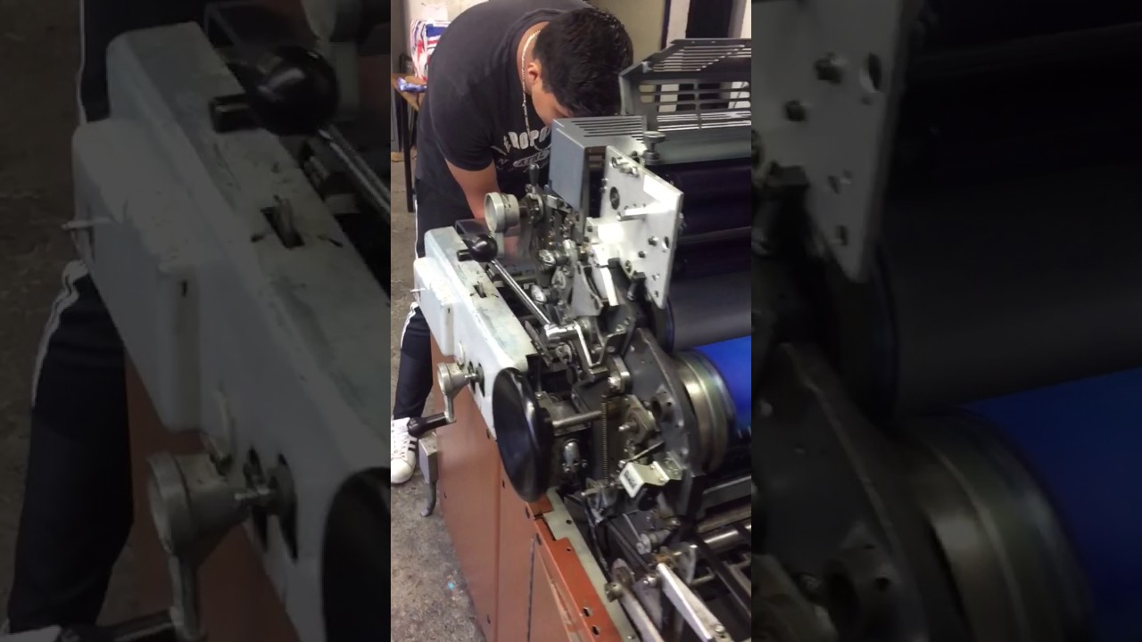 Multilith 1250 - YouTube