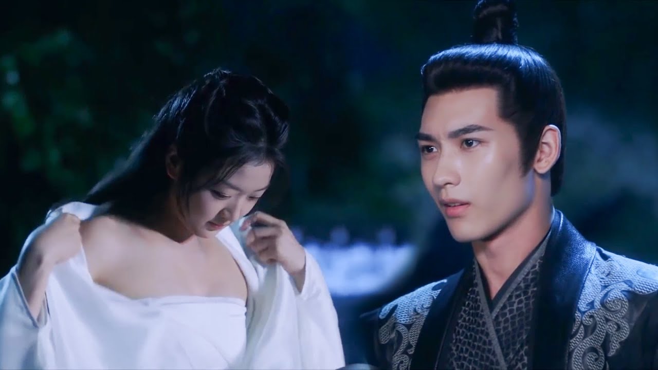 "He" is a girl?! The envoy caught his doctor undressing, and found that ...