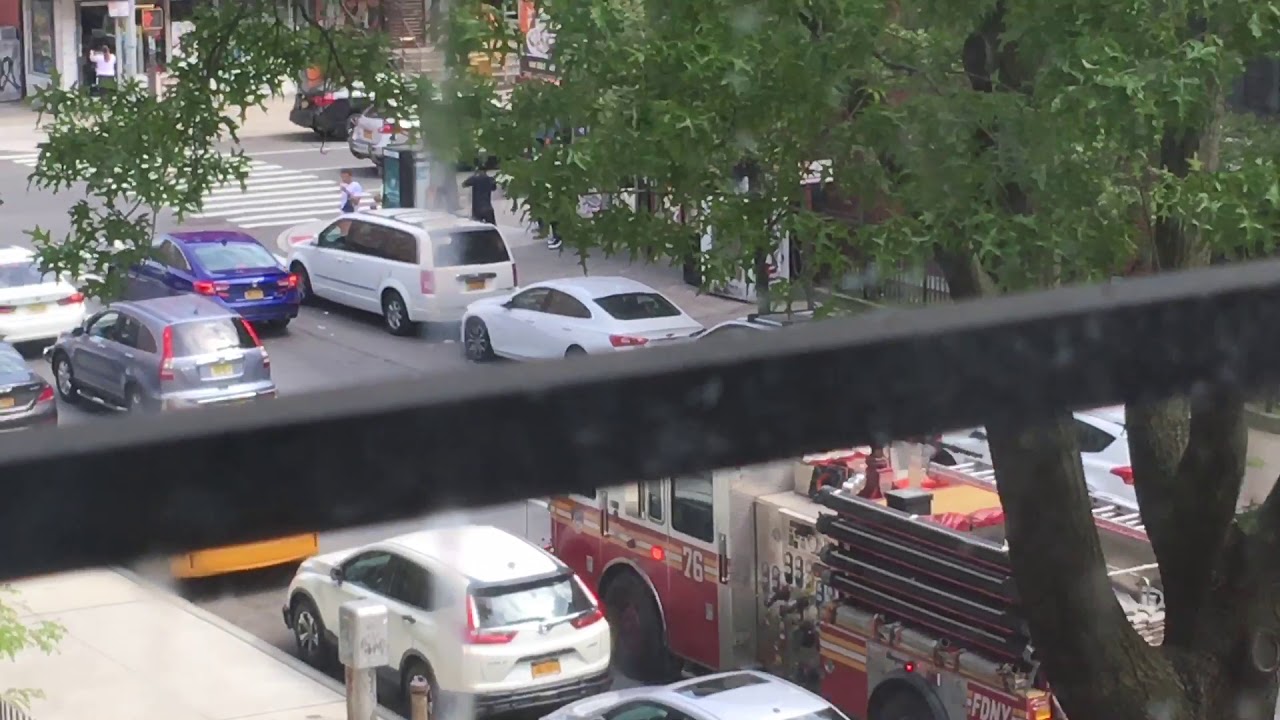 Rare catch of FDNY Engine 76 responding in East Harlem. - YouTube