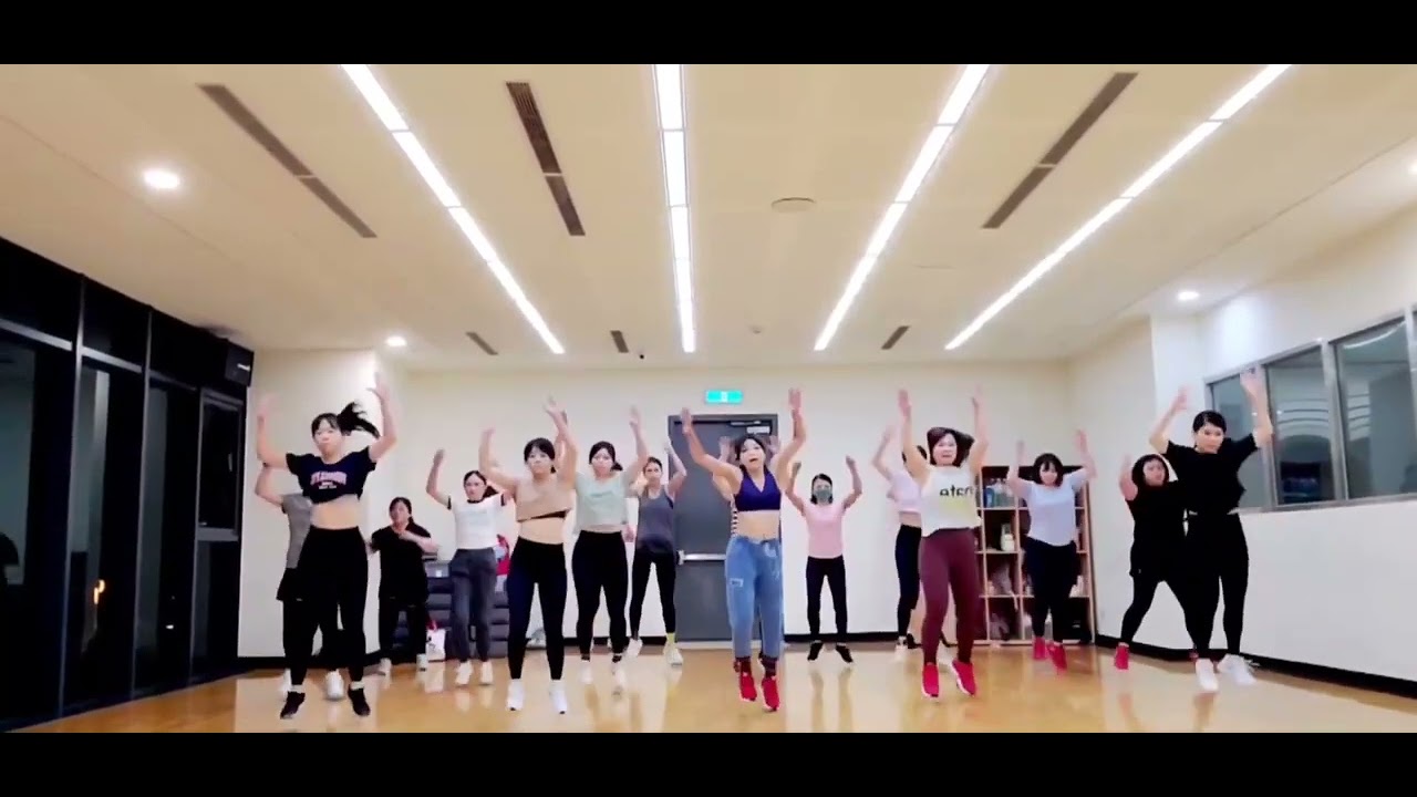 Zumba Mega Mix80 - Lambo Mambo | ZumbaFitness | Zumba Dance - YouTube