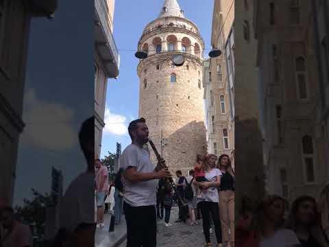 Yıldız Tilbe - Seni seven kalbim sana deli oluyor anlasana (Galata kulesi)w./Klarnet