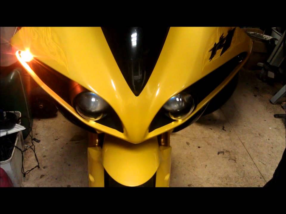 Yamaha R1 09 Turning signal light mod - YouTube