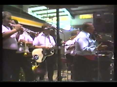 Lil Wally - Pretty Girls in Chicago waltz - YouTube