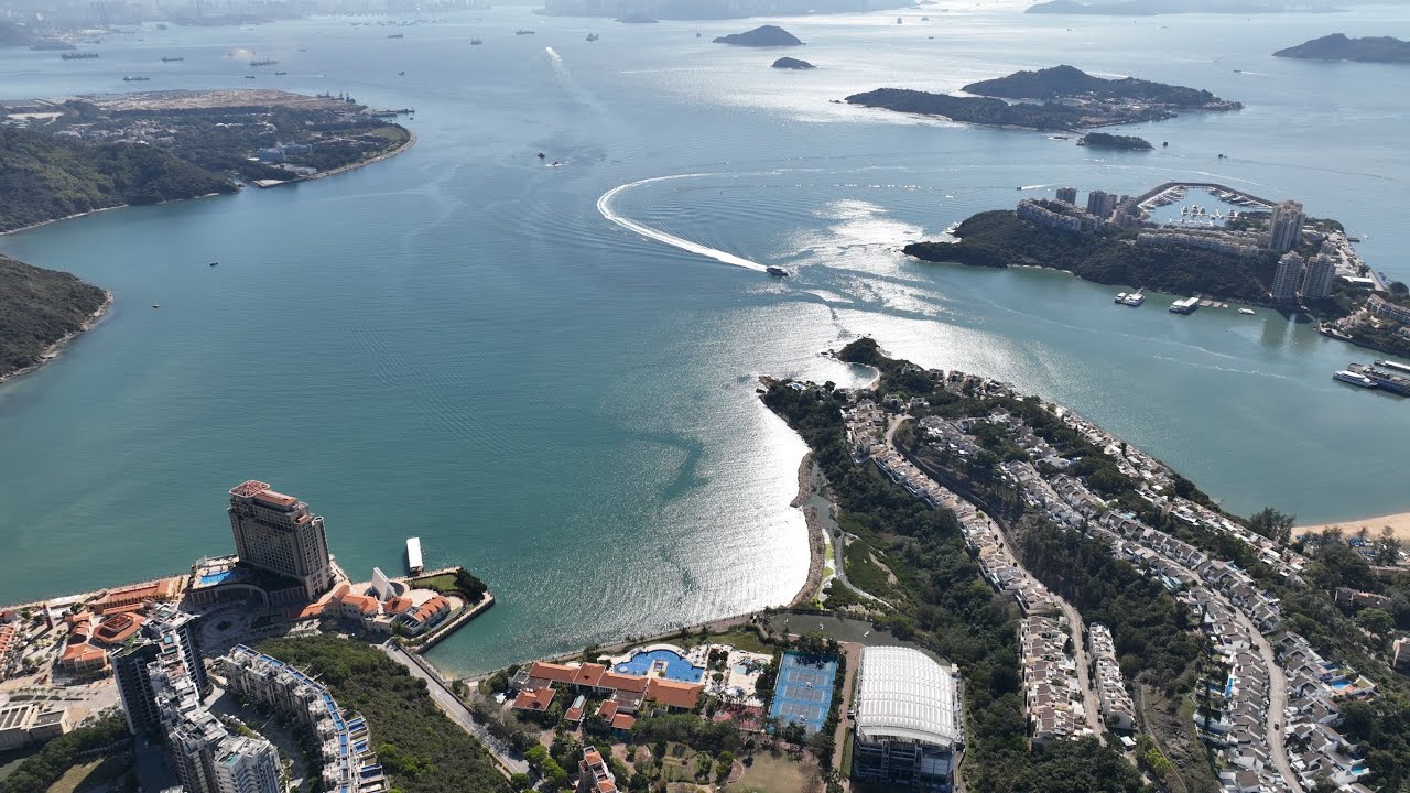 航拍：[HK]Dbay, Siena, Sunny day : 愉景灣，海澄湖畔，陽光普照：DJI Mavic 3. [4K] - YouTube