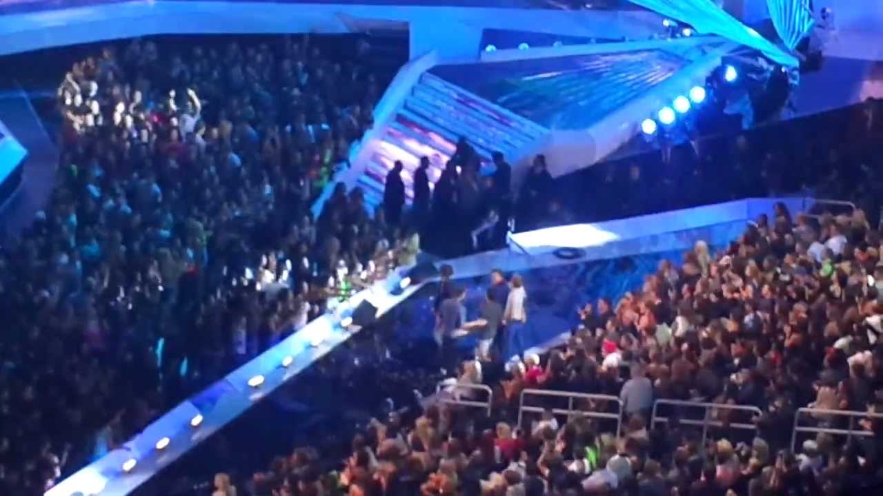 One Direction Win Best New Artist! - YouTube